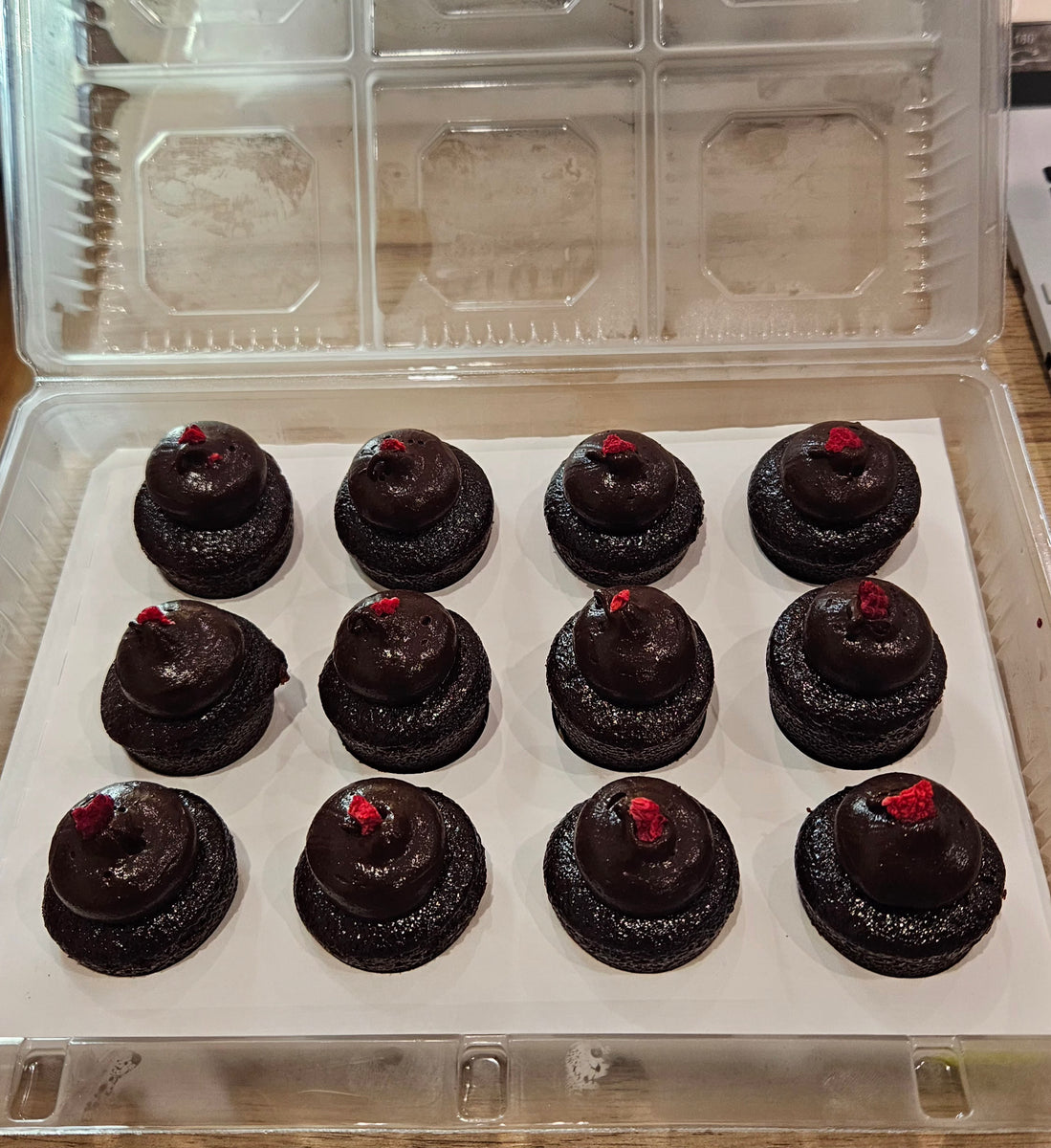 Mahadeva's Kitchen (Petit Four) Rich Ganache Cake w/ Raspberry (12pk ...